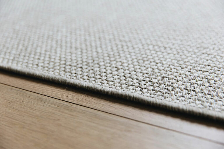 Rug Serging vs Binding: What's the difference? - curranfloor.com Blog