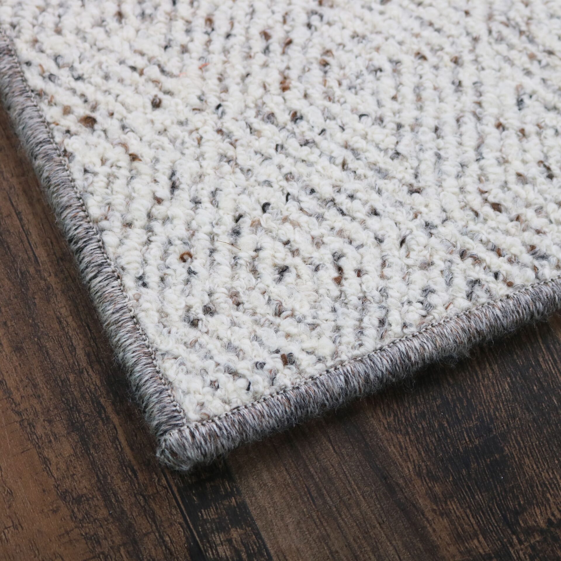 Rug Serging vs Binding: What's the difference? - curranfloor.com Blog